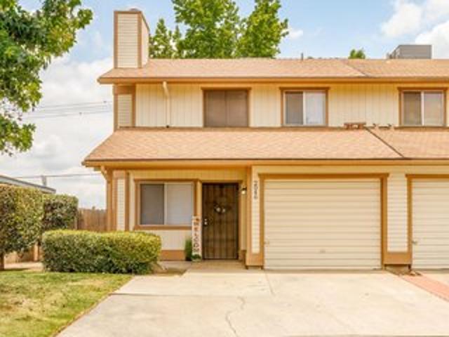 2046 E Laura Ave, Visalia, CA 93292