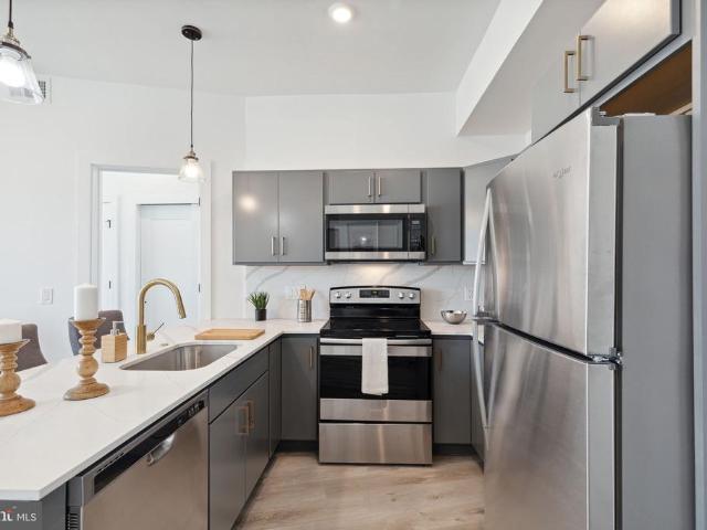 2046 E Lehigh Avenue # 2C