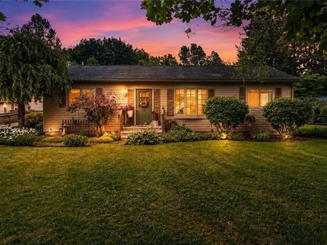 2046 E Palmyra Port Gibson Rd, Palmyra, NY 14522