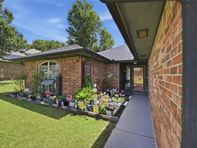 2046 Huntington Road