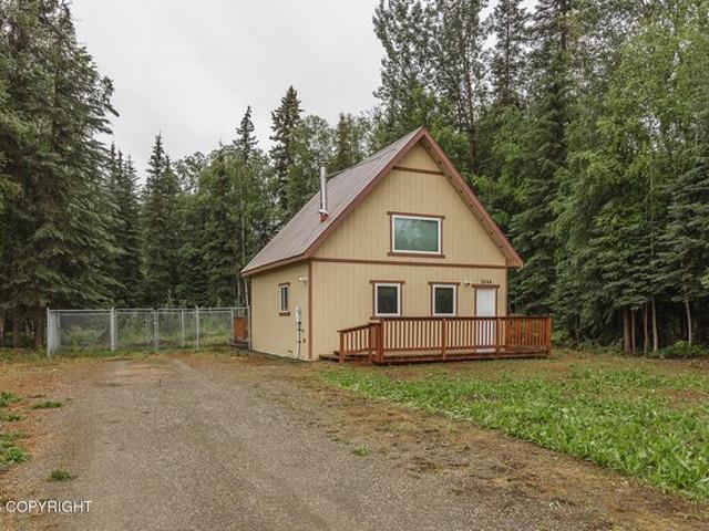 2046 Loose Moose Loop, North Pole, AK 99705