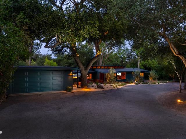 2046 Los Encinos Road