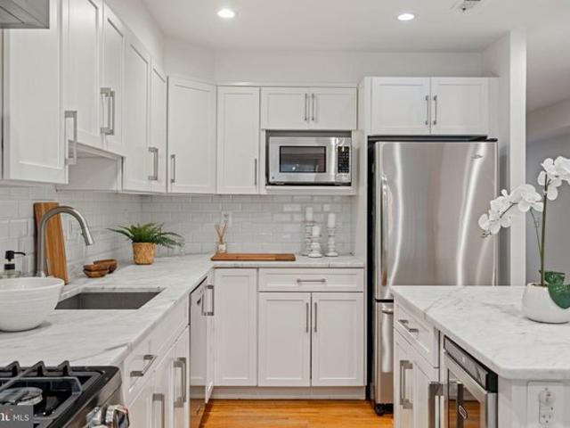 2046 South St, Philadelphia, PA 19146