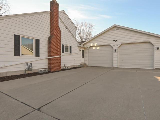 2046 wayside place