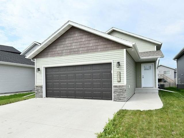 2046 11th St W, West Fargo, ND 58078