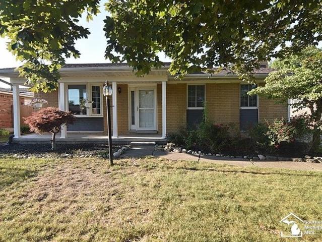 20474 Indiana Ave, Brownstown Township, MI 48183