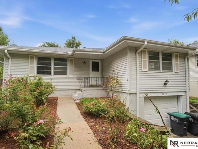 2047 N 70th St, Omaha, NE 68104