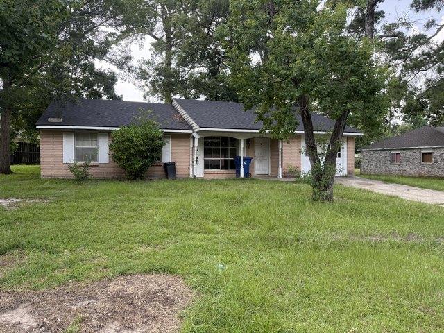 2047 Columbus Cir, Leesville, LA 71446
