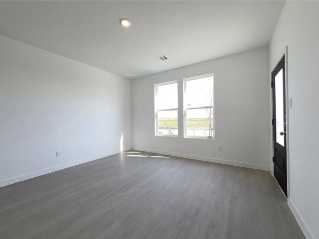2047 Emerald Lake Trail