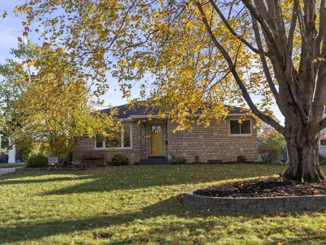 2047 Langham Rd, Upper Arlington, OH 43221