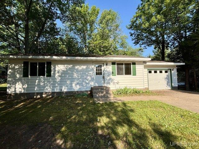 2047 Van Evera Ave, Marquette, MI 49855