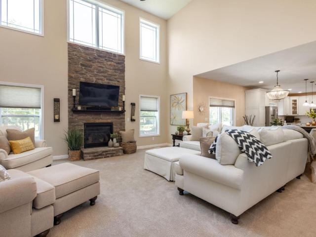 2047 W Blackberry Trail