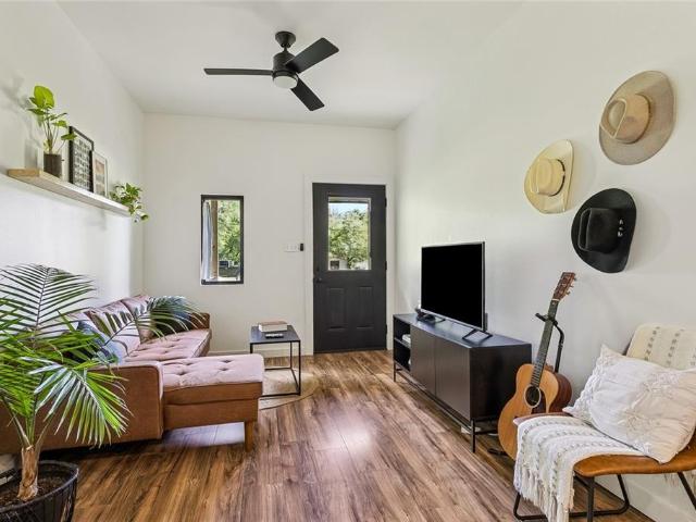 20480 Leslie Lane