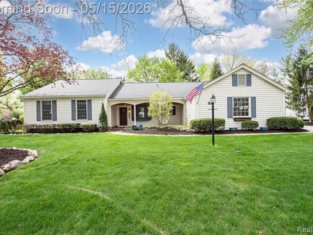 20489 Lexington Blvd, Northville, MI 48167