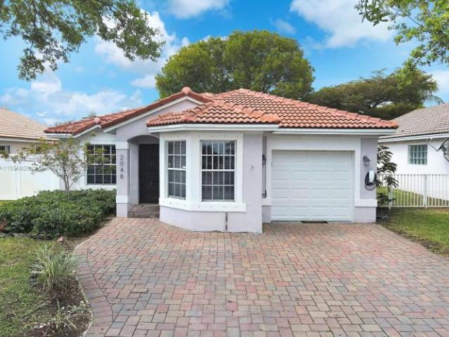 2048 NW 164th Ave, Pembroke Pines, FL 33028
