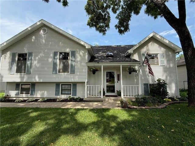 2048 NE Concord St, Lee's Summit, MO 64086