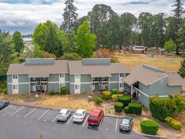2048 NE Highway 99W, McMinnville, OR 97128