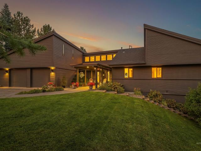 2048 Arborcrest Rd