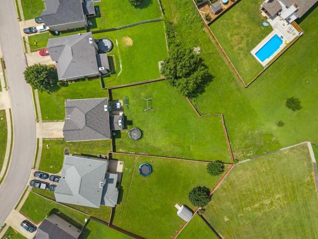 2048 Bandera Dr