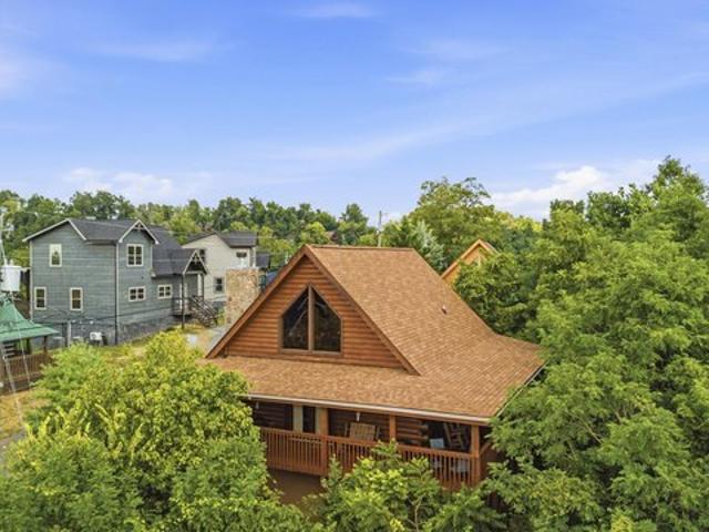2048 Eagle Feather Dr, Sevierville, TN 37876