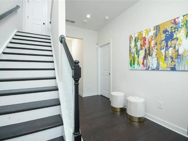 2048 Holtz Ln, Atlanta, GA