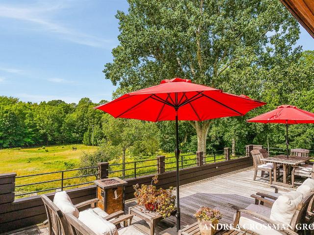 2048 Lakeshore Drive