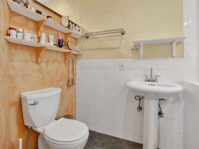 2048 SW 28th Ter, Fort Lauderdale, FL 33312 | MLS #A12021