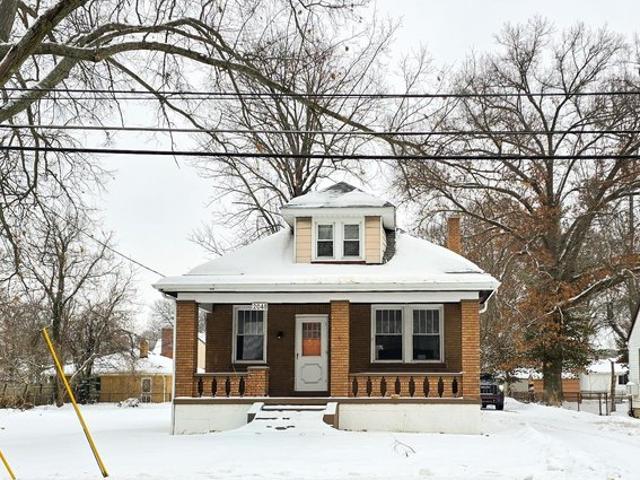 2048 W Galbraith Rd, Cincinnati, OH 45239