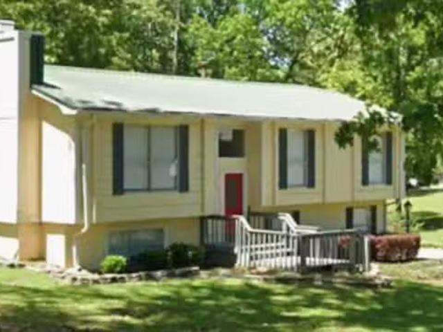 2048 WHITE POST RD, HUEYTOWN, AL 35023