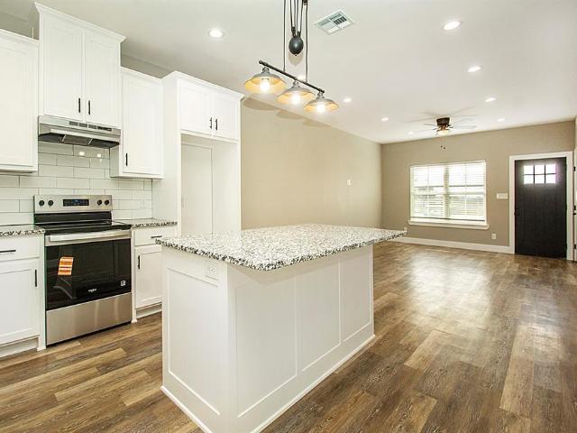 20492 US Hwy 377 # C