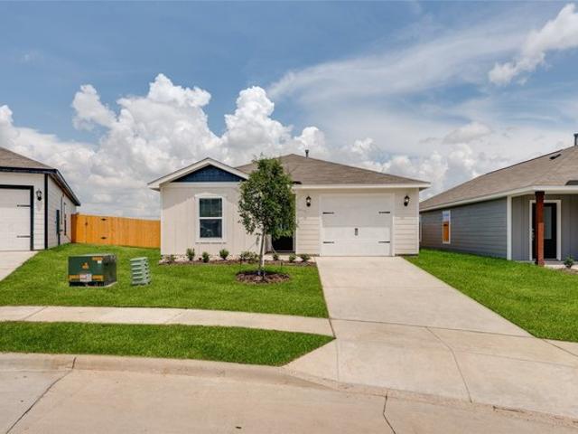 2049 Braveheart Dr, Crandall, TX 75114