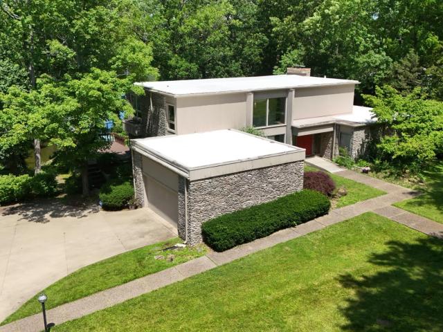 2049 Lakeside Drive