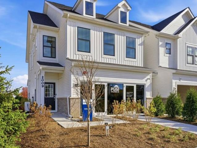 2049 Palmer Ct, Hoffman Estates, IL 60169