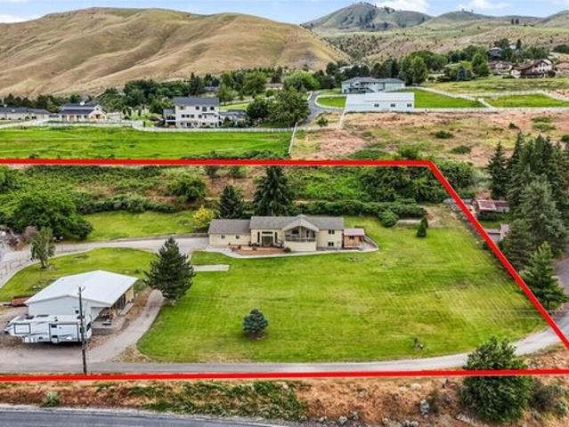 2049 Sleepy Hollow Rd, Wenatchee, WA 98801