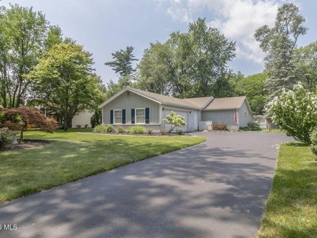2049 Willowhill Ln, Toledo, OH 43615