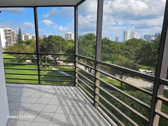 20400 W Country Club Dr #508, Aventura, FL 33180