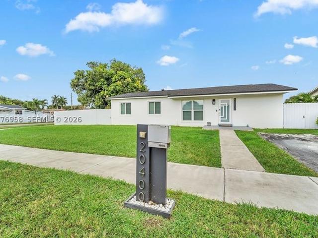 20400 NW 38th Ct, Miami Gardens, FL 33055