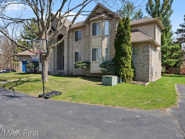 20400 Robinway Drive