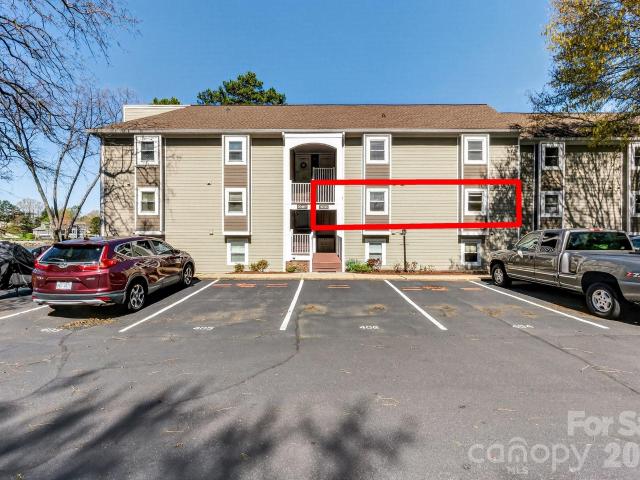 20407 Harborgate Court # 404