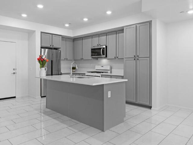 2040 Mindoro Ln 4