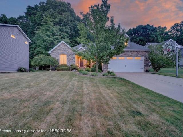 2040 Arbor Meadows Dr, DeWitt, MI 48820