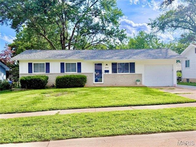 2040 David Dr, Florissant, MO 63031