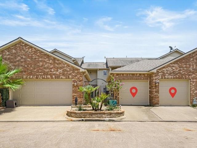 2040 Glencove Dr, Seabrook, TX 77586