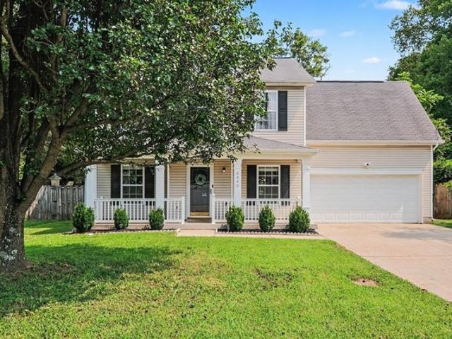 2040 Stanford Village Dr, Antioch, TN 37013