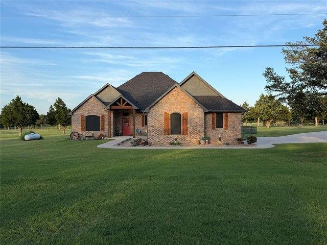 2040 S May Ave, Guthrie, OK 73044