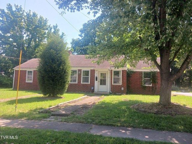 2040 Sherwood Rd, Kingsport, TN 37664