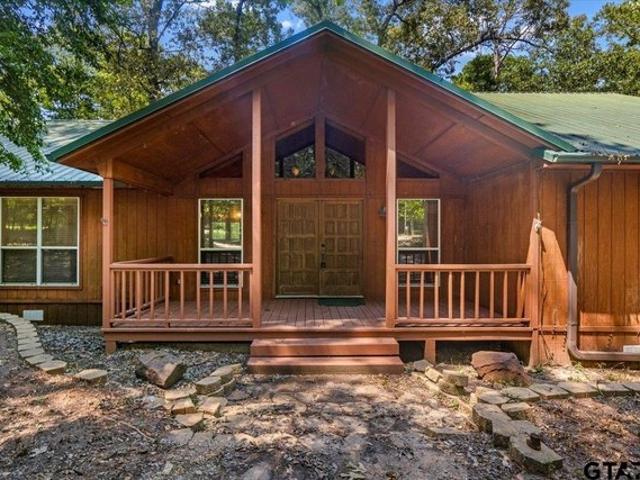 2040 Valleywood Trl, Holly Lake Ranch, TX 75765