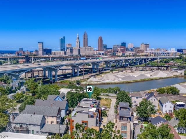 2040 W 11 Place