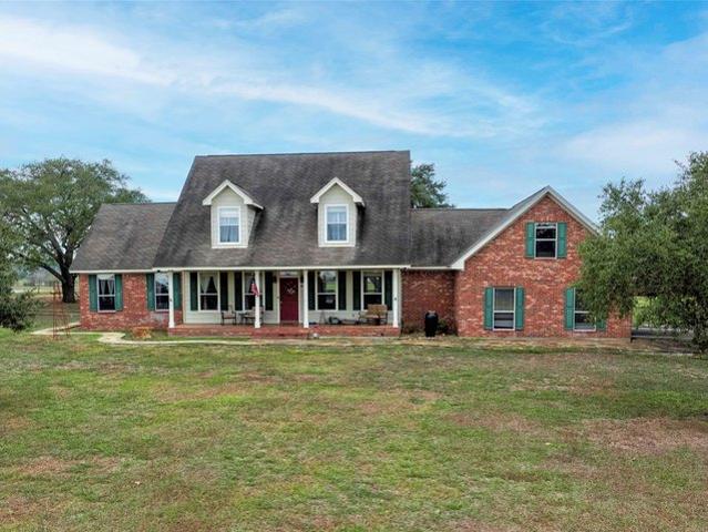 2040 W Guenther Ln, La Grange, TX 78945