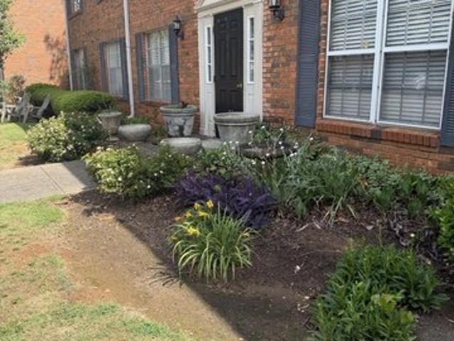 2041 Montreat Pkwy Apt D, Vestavia Hills, AL 35216